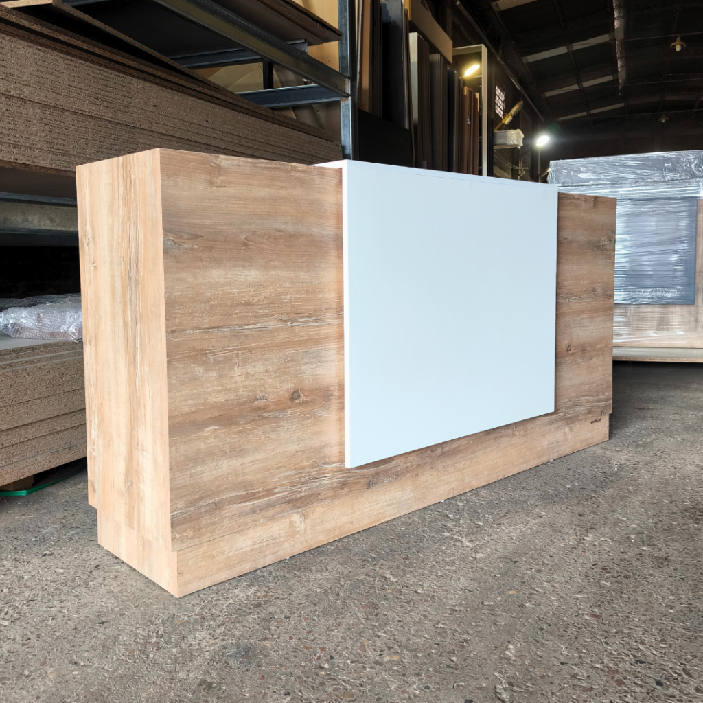 Mostrador comercial amplio – Piezas del sur