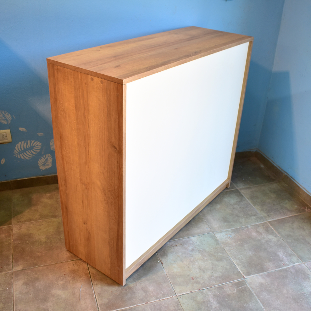 Mostrador con detalle central – Piezas del sur