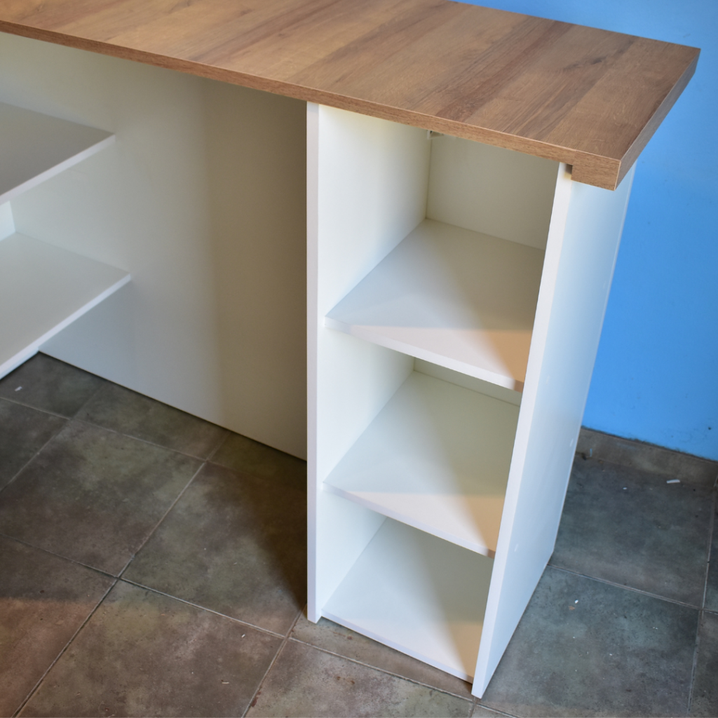 Mostrador varillado en L – Piezas del sur